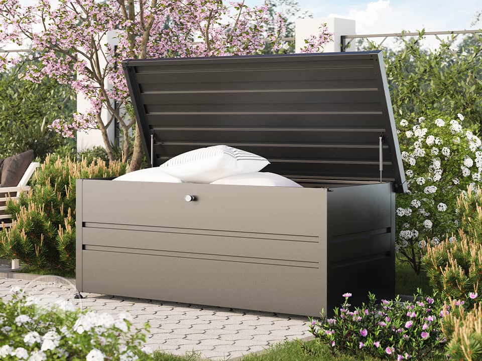 Our 182x84x72 cm garden box is lockable and ideal for storing cushions ...